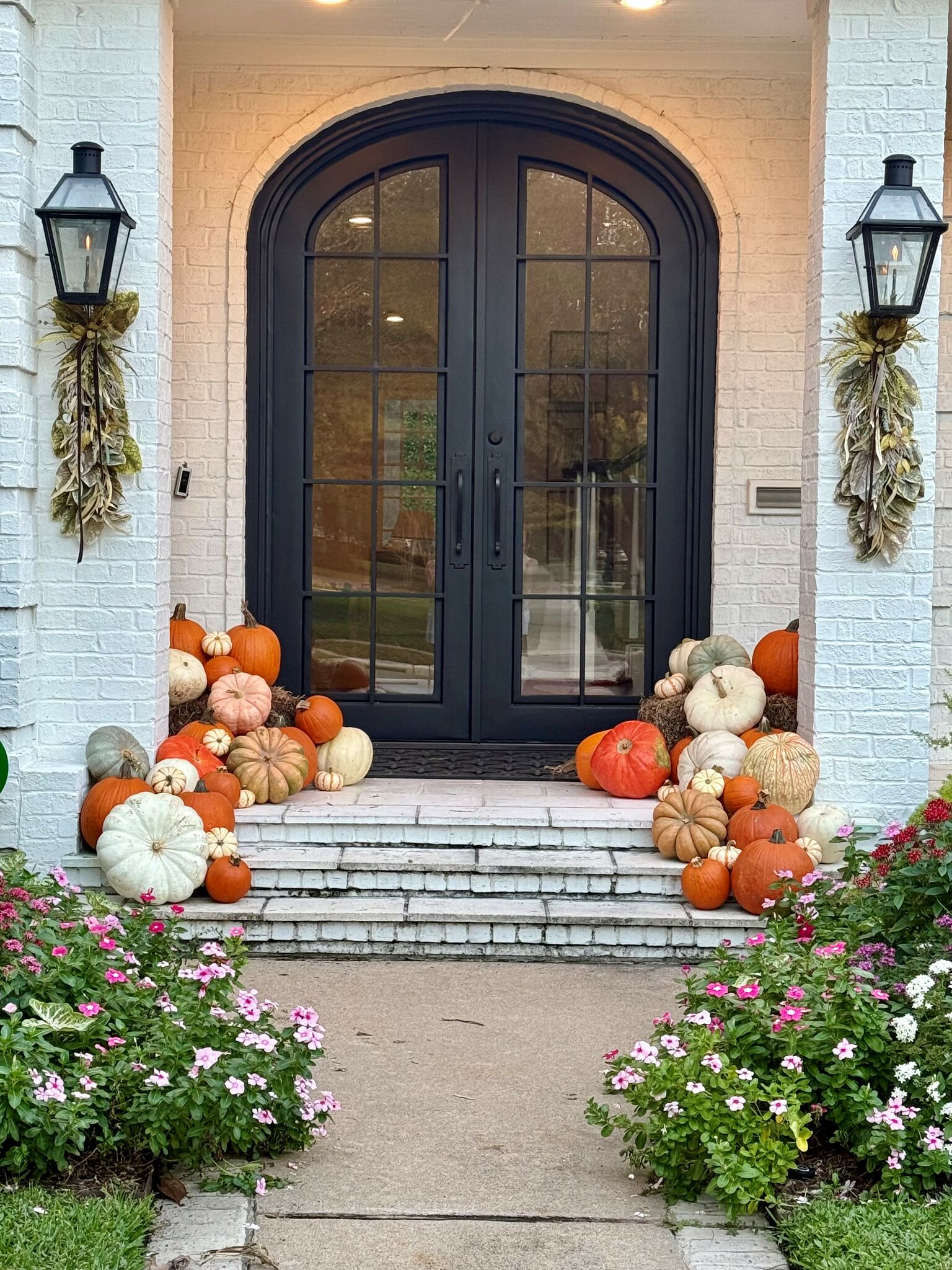 Houston native Heather Torres behind viral porch pumpkins