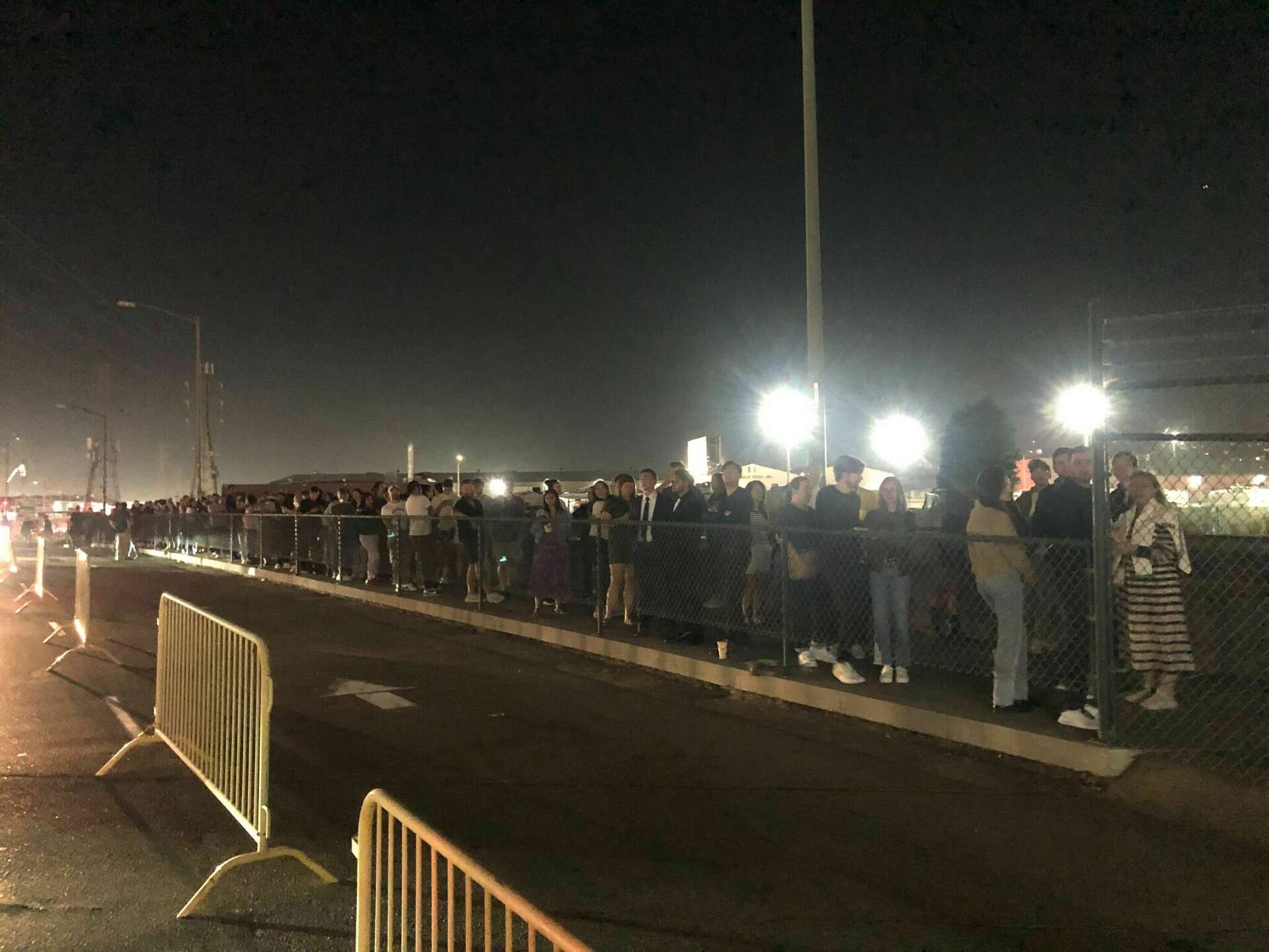 Hans Zimmer fans frustrated by unexplained delays to Oakland concert