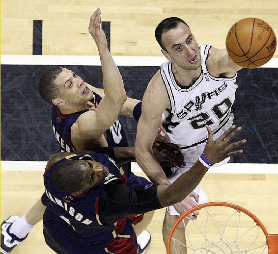 Manu owns the fourth in Spurs' win