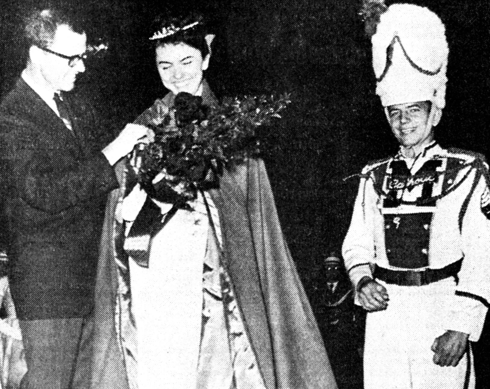 MCC homecoming queen Jeanette Kolanowski crowned