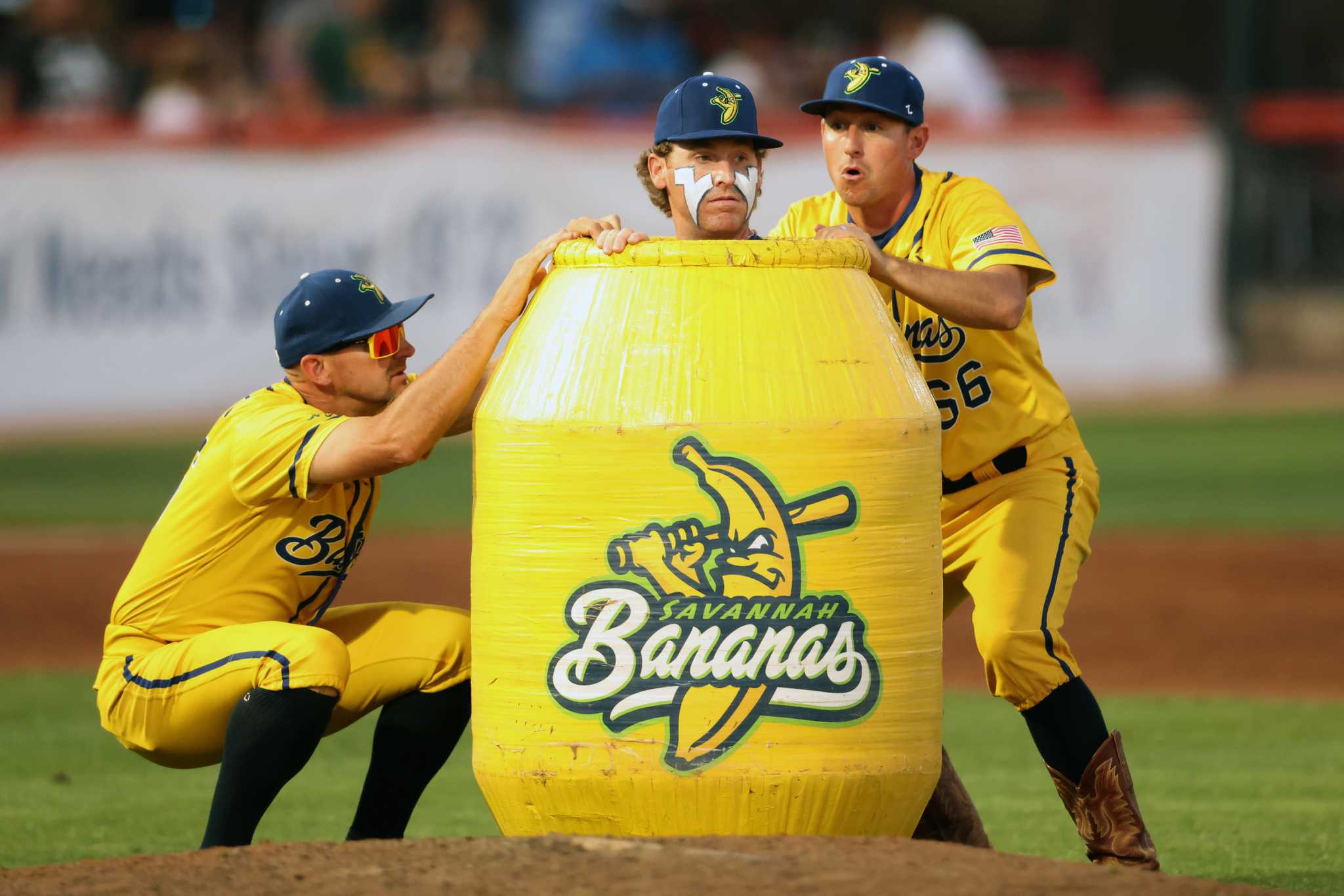 Savannah Bananas returning to Houston's Minute Maid Park in 2025