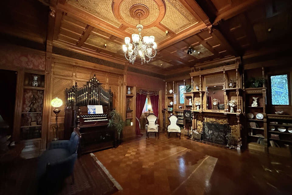 The real Bay Area home that inspired Disneyland's Haunted Mansion