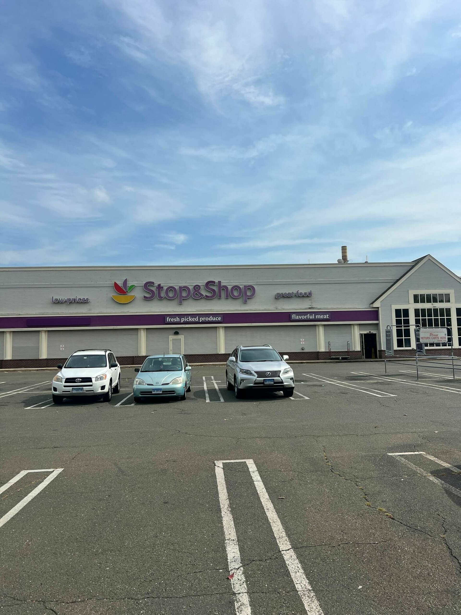 Stop & Shop closing 5 Connecticut stores by Oct. 31, staff reassigned