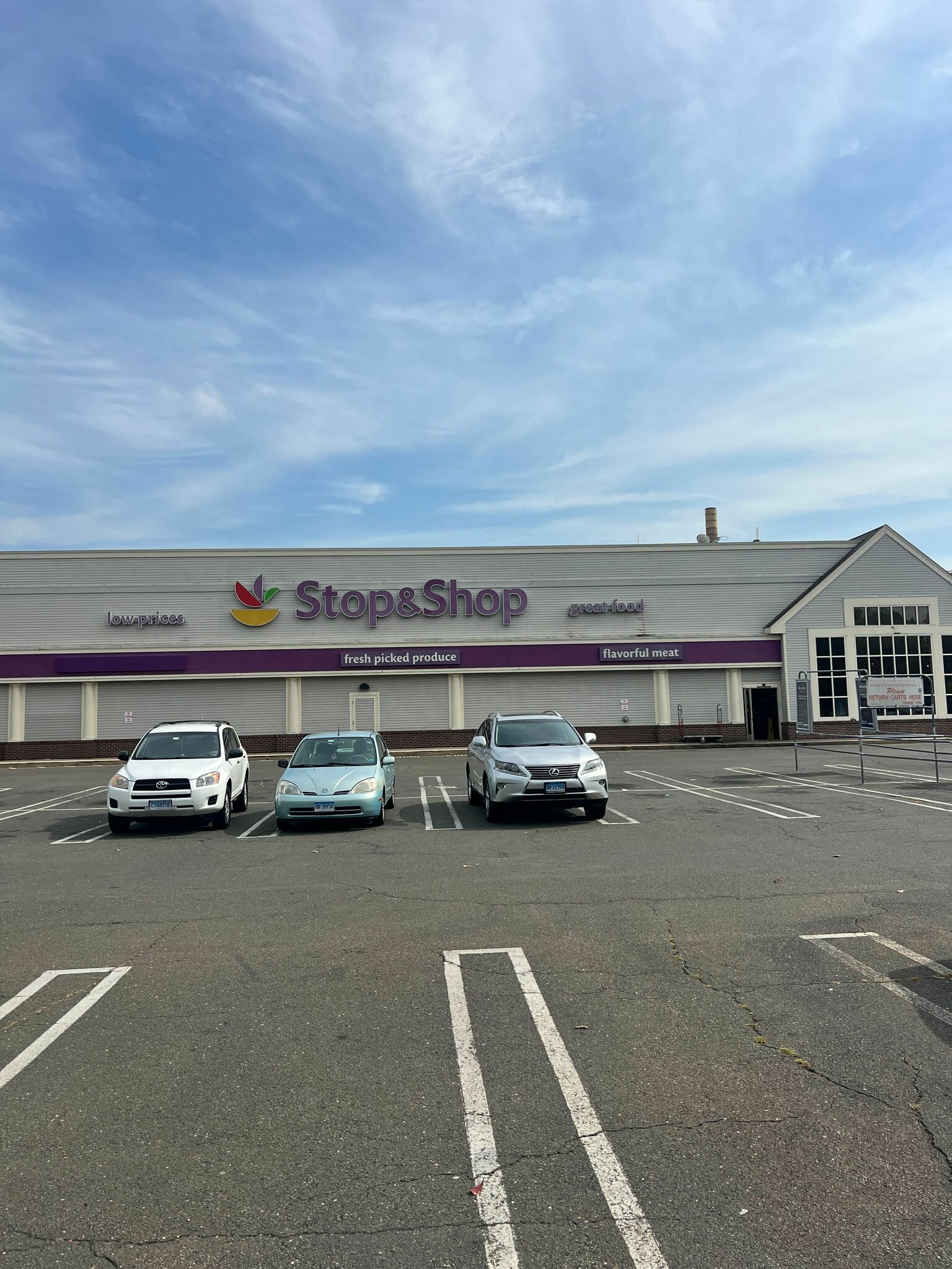 Stop & Shop closing 5 Connecticut stores by Oct. 31, staff reassigned