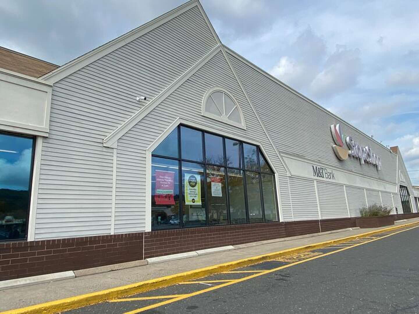 Stop & Shop closing 5 Connecticut stores by Oct. 31, staff reassigned
