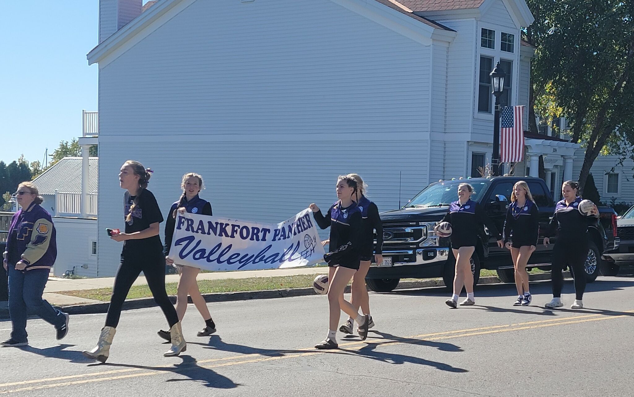Frankfort High ends Spirit Week with parade, homecoming dance