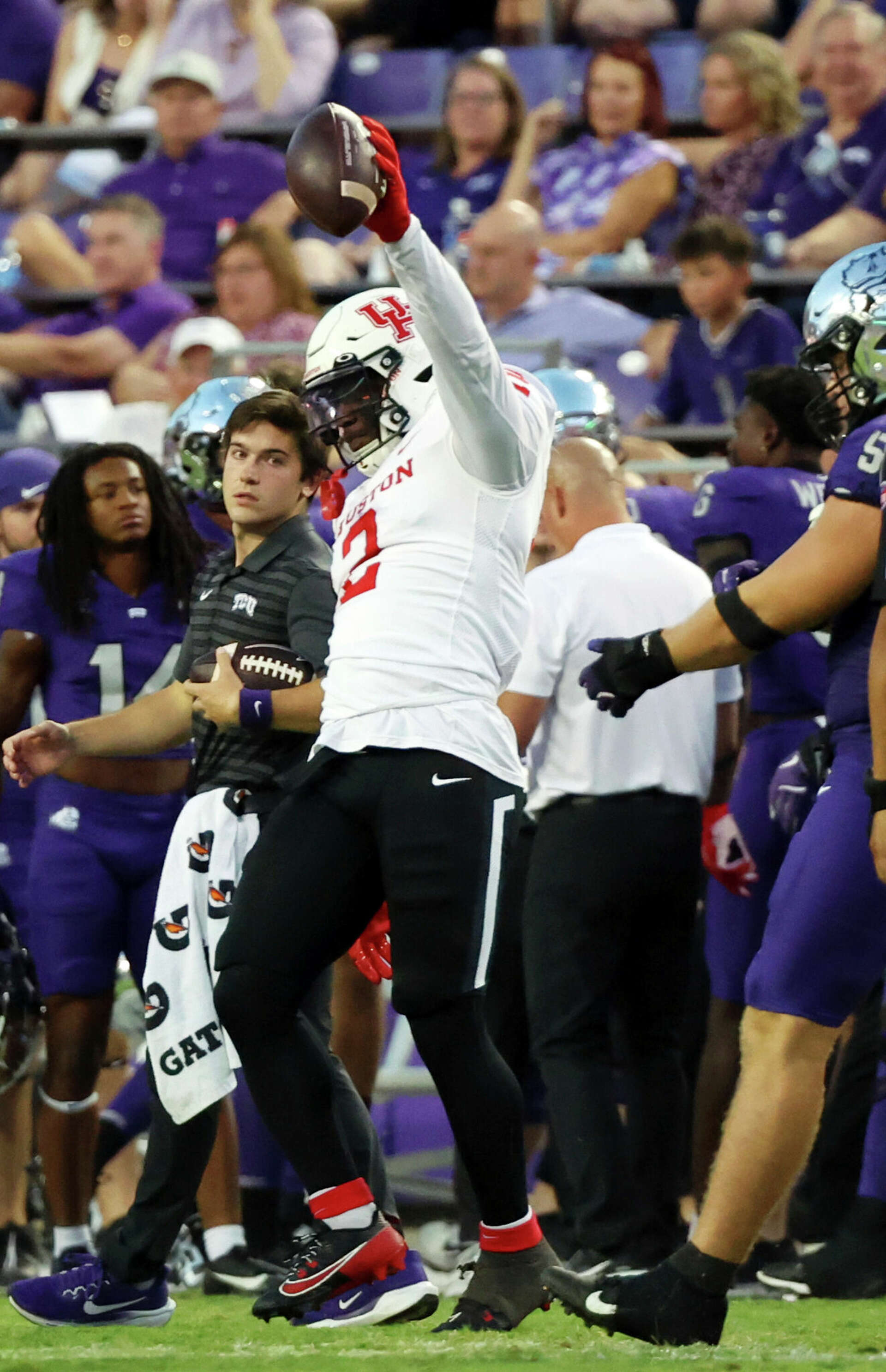 UH Cougars end scoring drought, defeat TCU Horned Frogs
