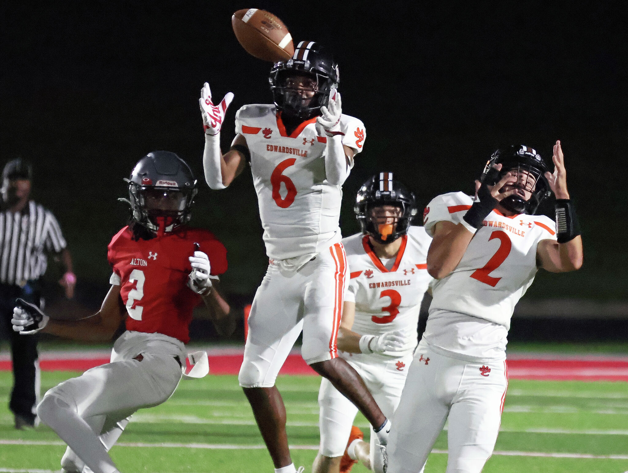 Edwardsville football routs Alton, becomes playoff eligible