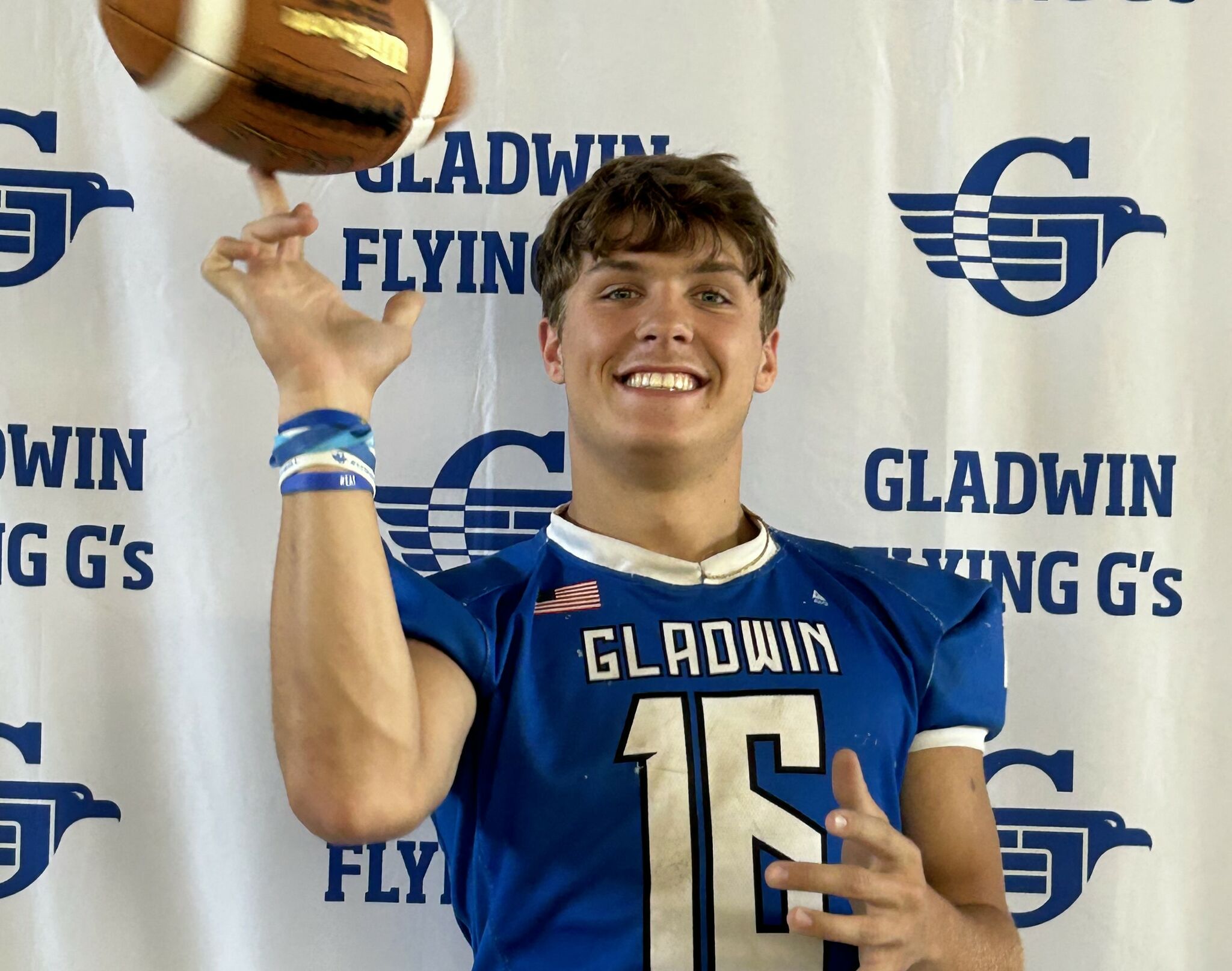 Gladwin upsets No. 3 Kingsford in district opener