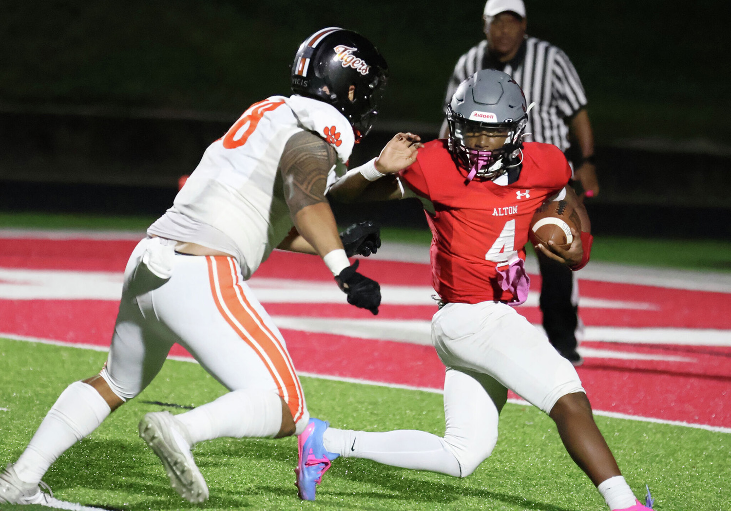 Edwardsville football routs Alton, becomes playoff eligible