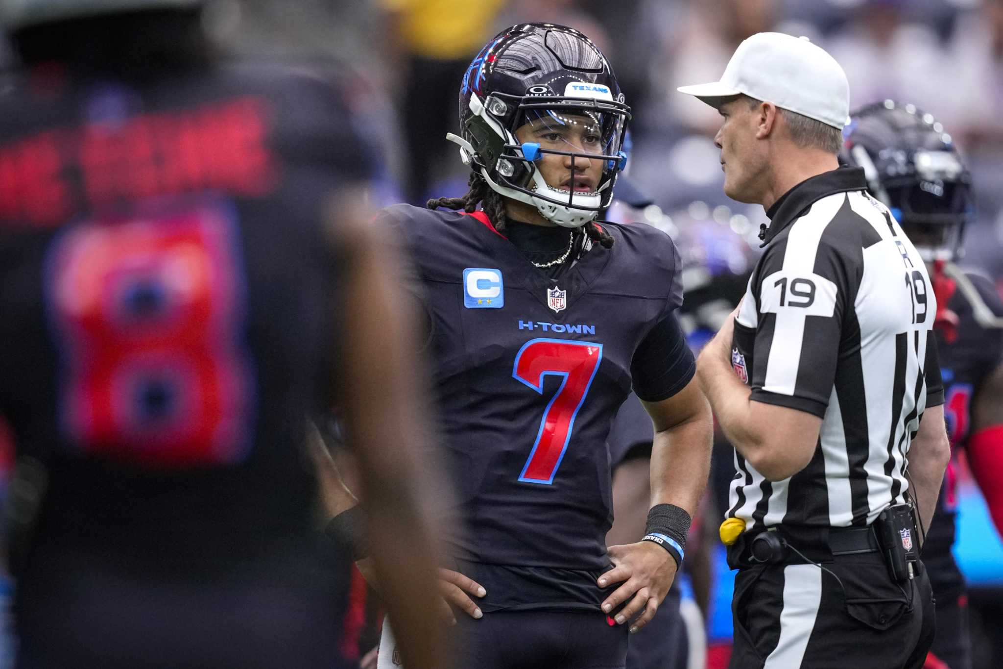 NFL referee Clay Martin calls out wrong sport during Texans-Bills game