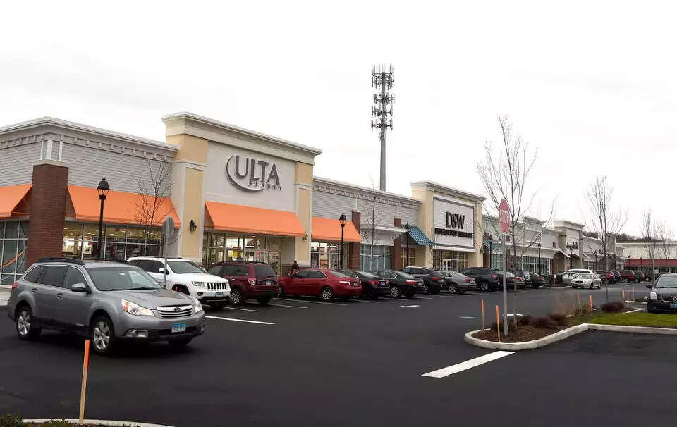 Old Navy opens new store in CT's Guilford Commons after Westbrook exit
