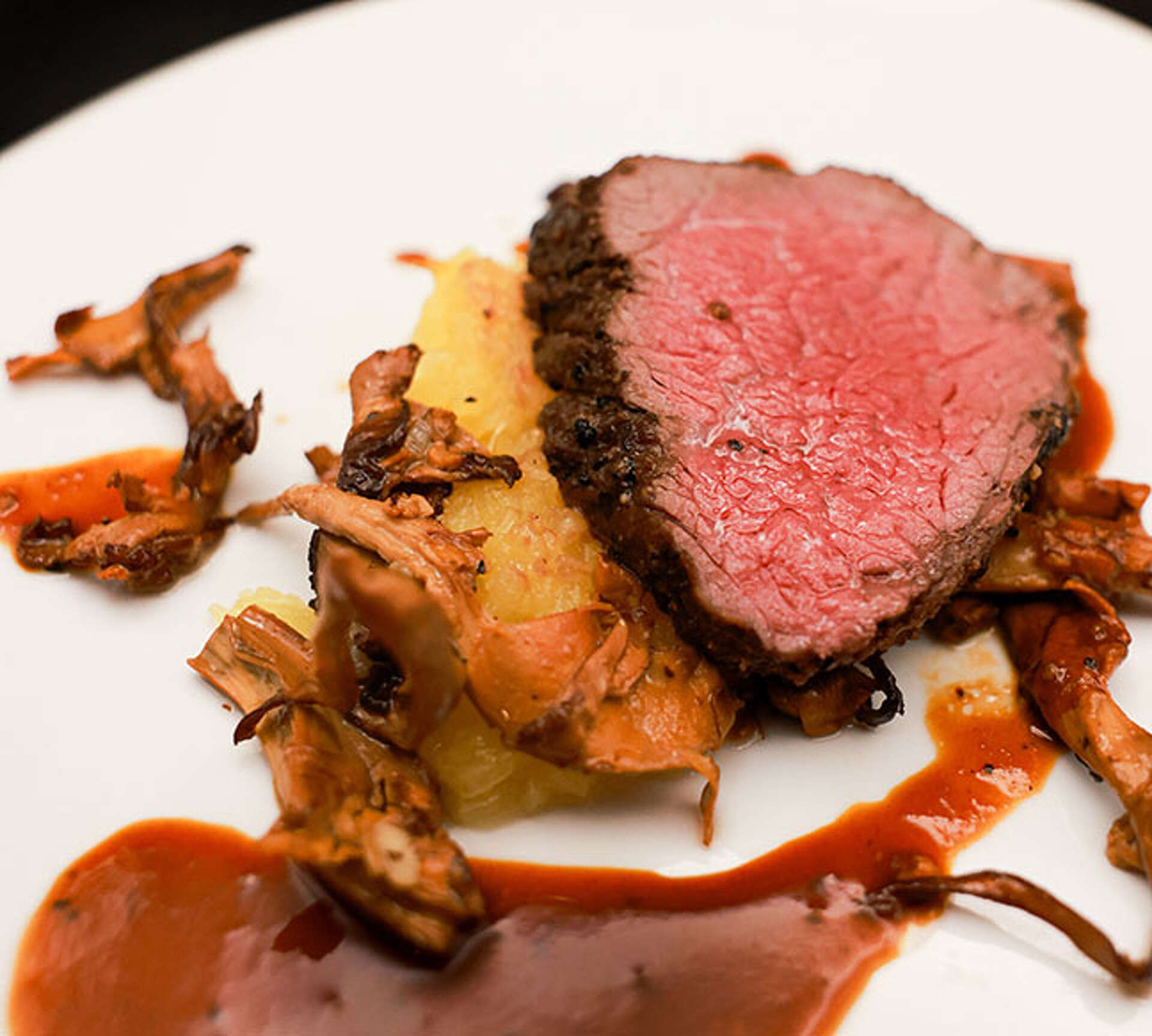 Have dinner at Moussailli's Prime in Edwardsville IL