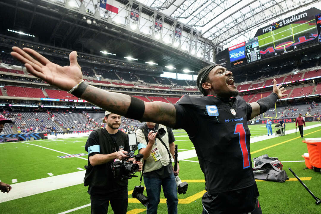 Stefon Diggs gets 'emotional' after Texans big win over Bills