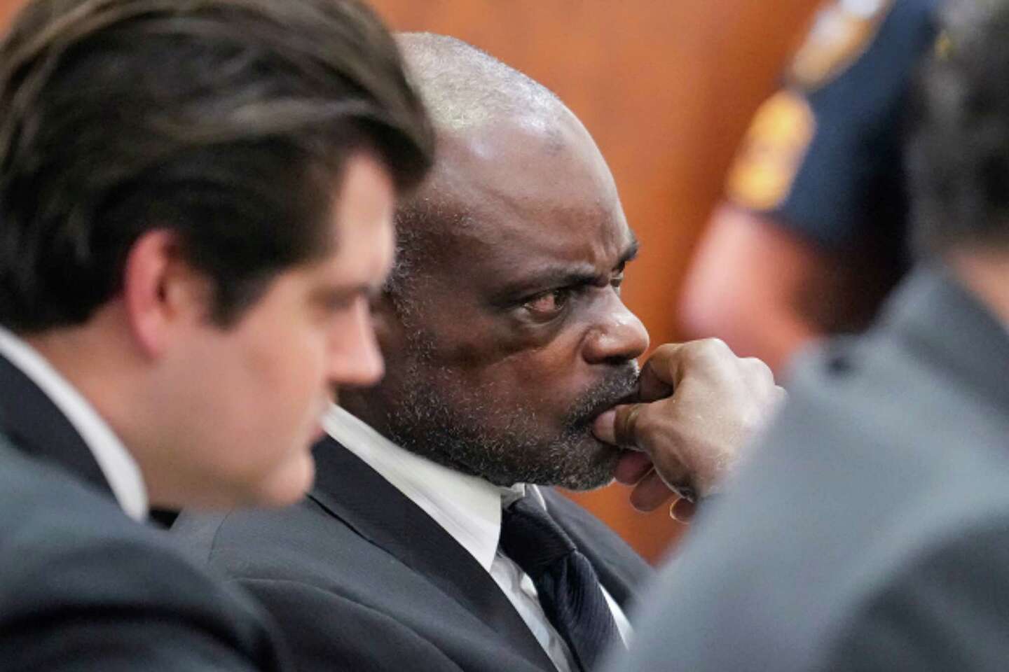 Convicted HPD officer Goines returns to court, sentencing resumes