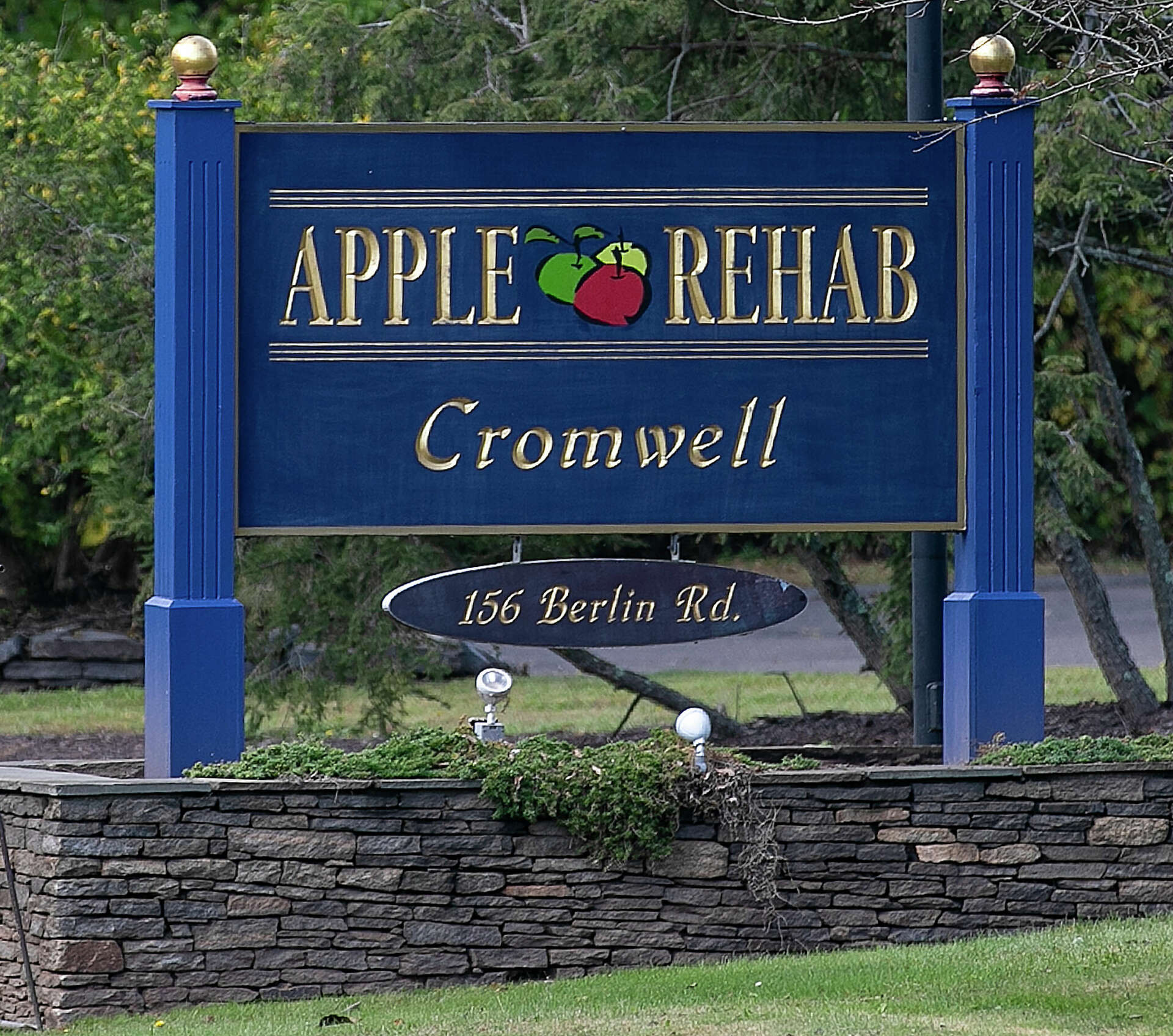 Man killed wife in murder-suicide at Cromwell's Apple Rehab: Autopsies