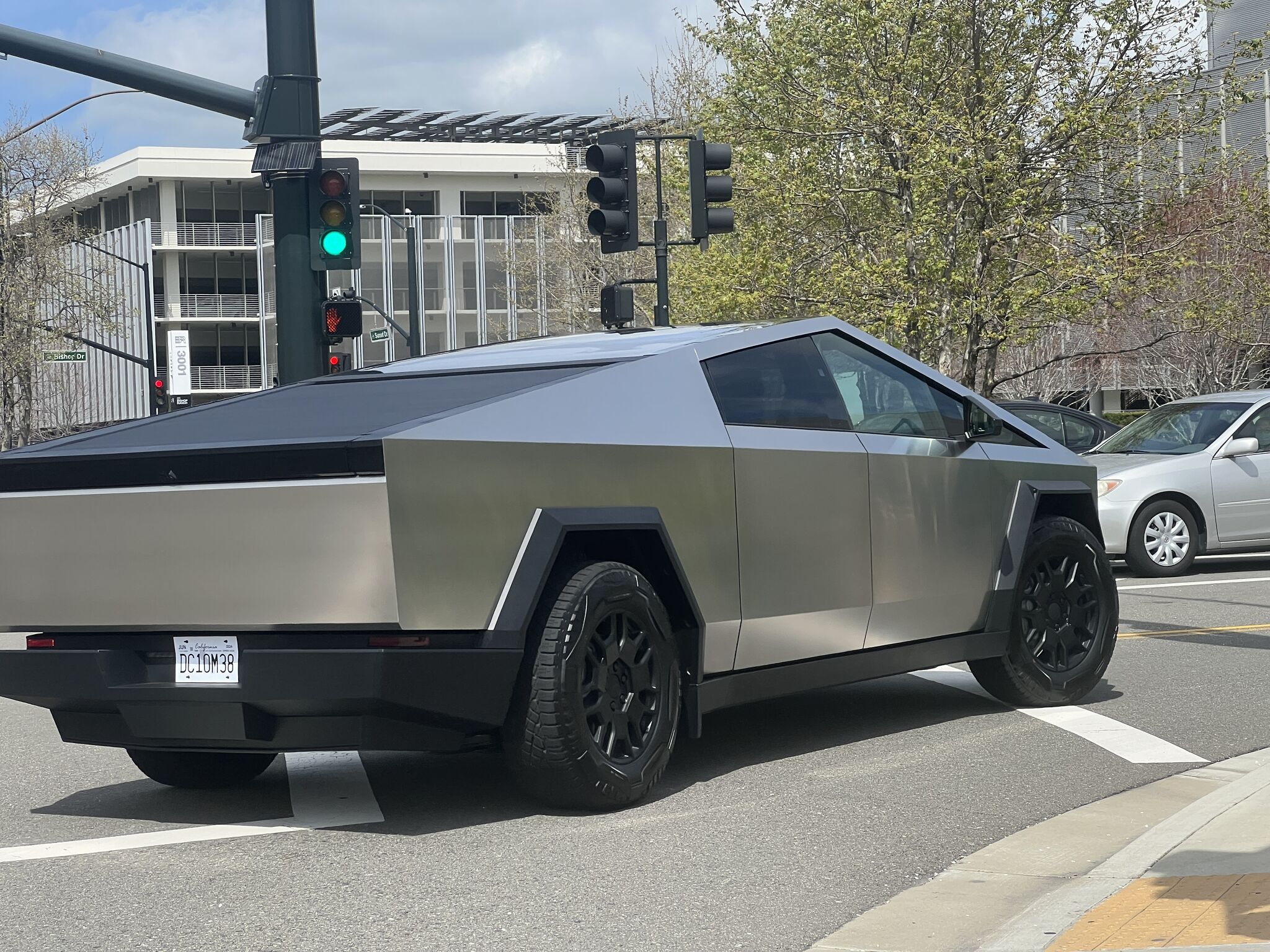 Cybertruck owners say they can't get car insurance