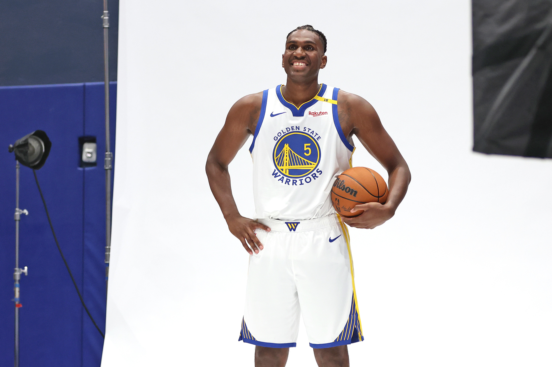 What did Warriors’ Kevon Looney do to move past disappointing season?