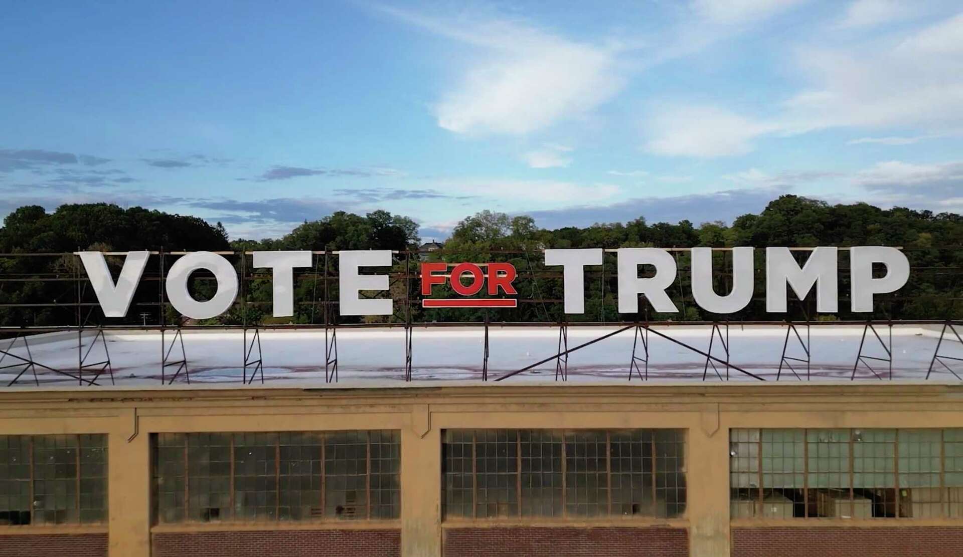 Churchill: Enormous Trump sign lights Amsterdam sky