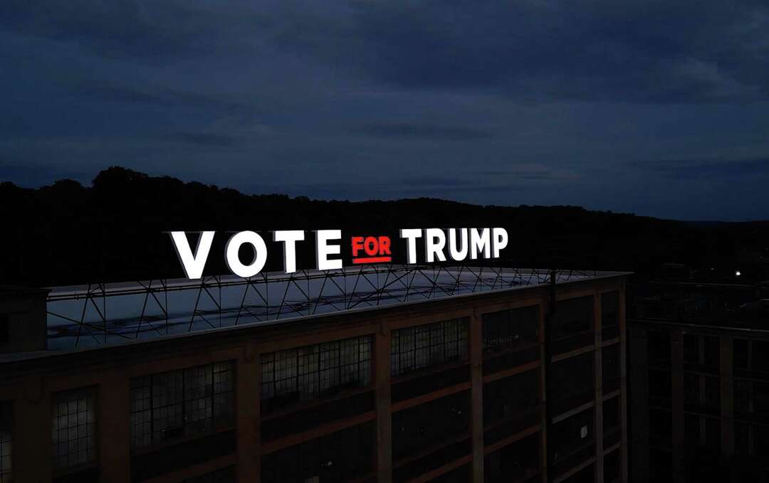 Churchill: Enormous Trump sign lights Amsterdam sky