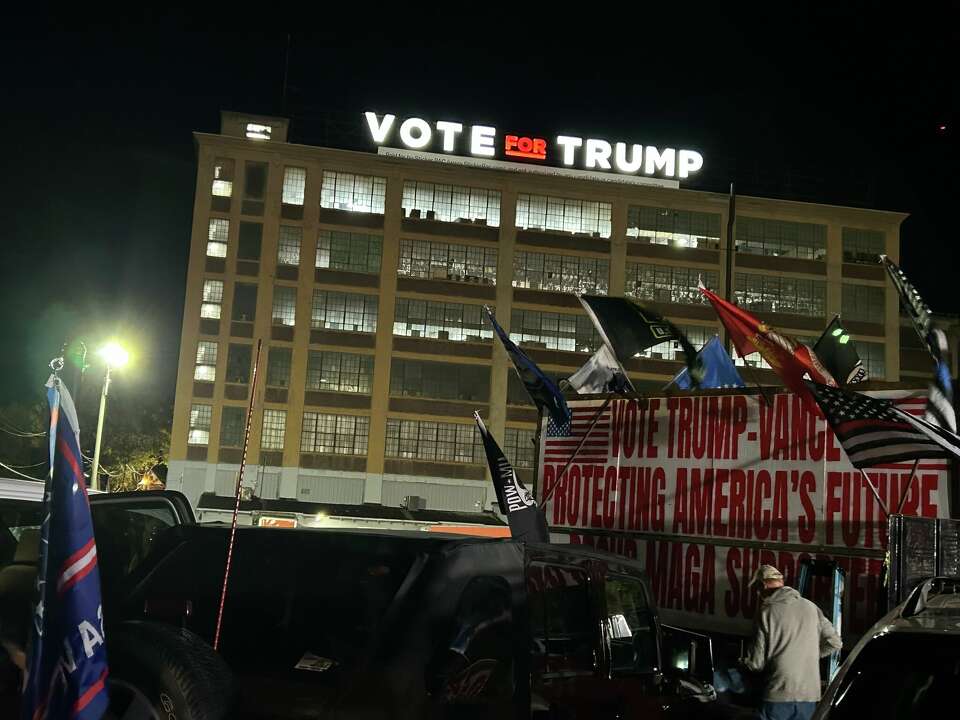 Churchill: Enormous Trump sign lights Amsterdam sky