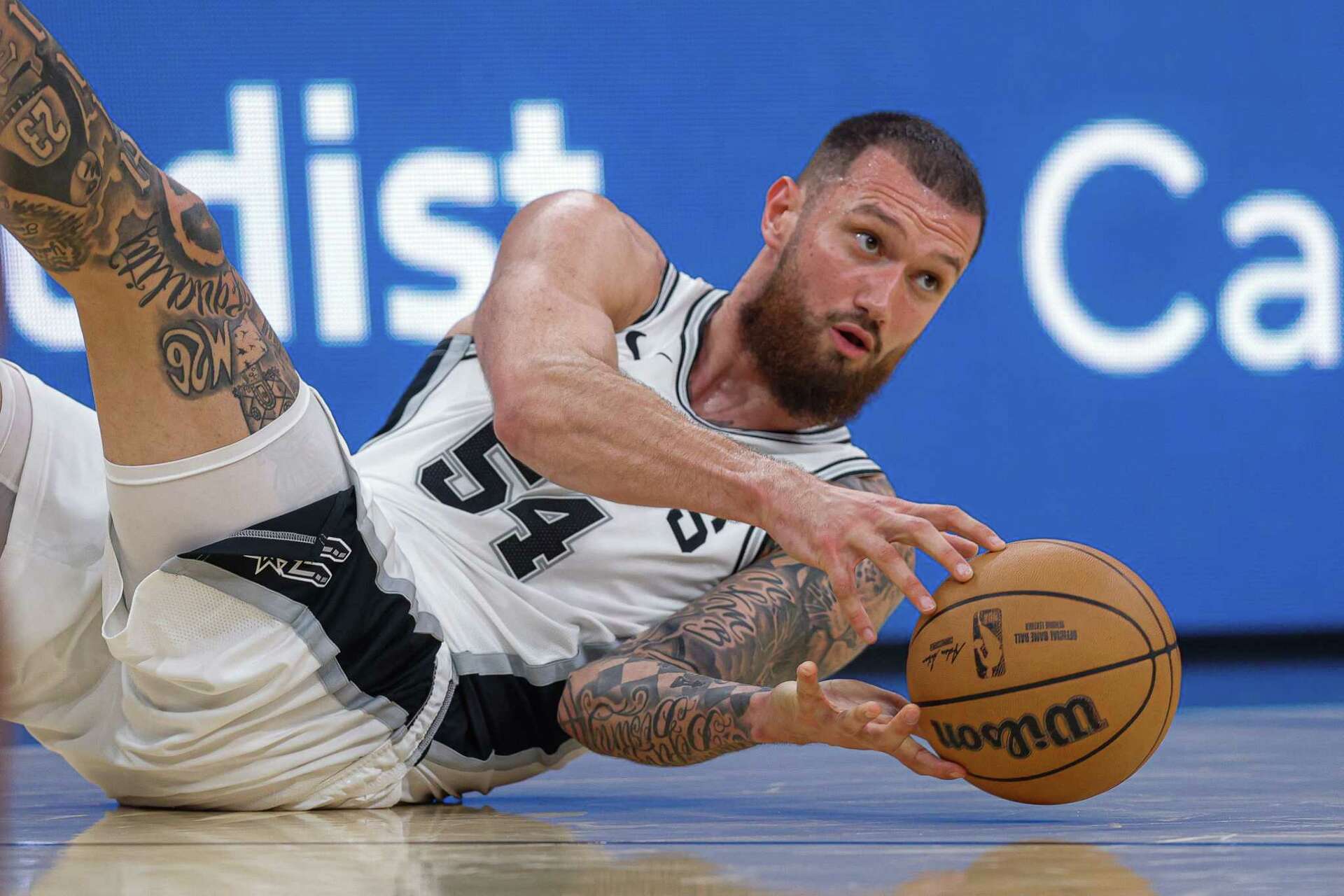 Stephon Castle's ability to draw fouls highlighted in Spurs win