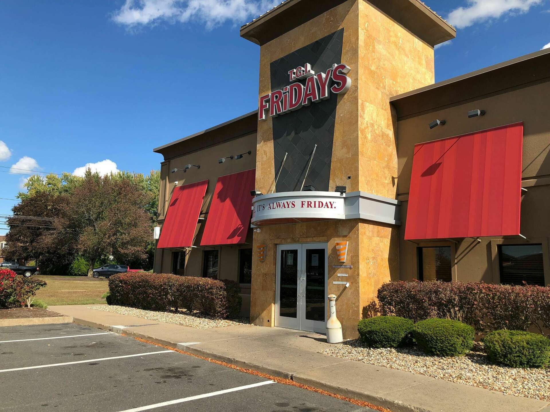 Enfield TGI Fridays abruptly closes, taking some employees by surprise