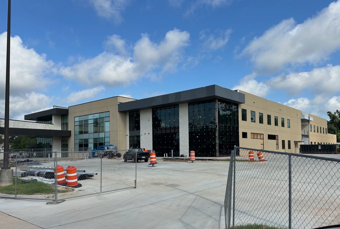 Lone Star Family Health Center Conroe branch finishing new expansion