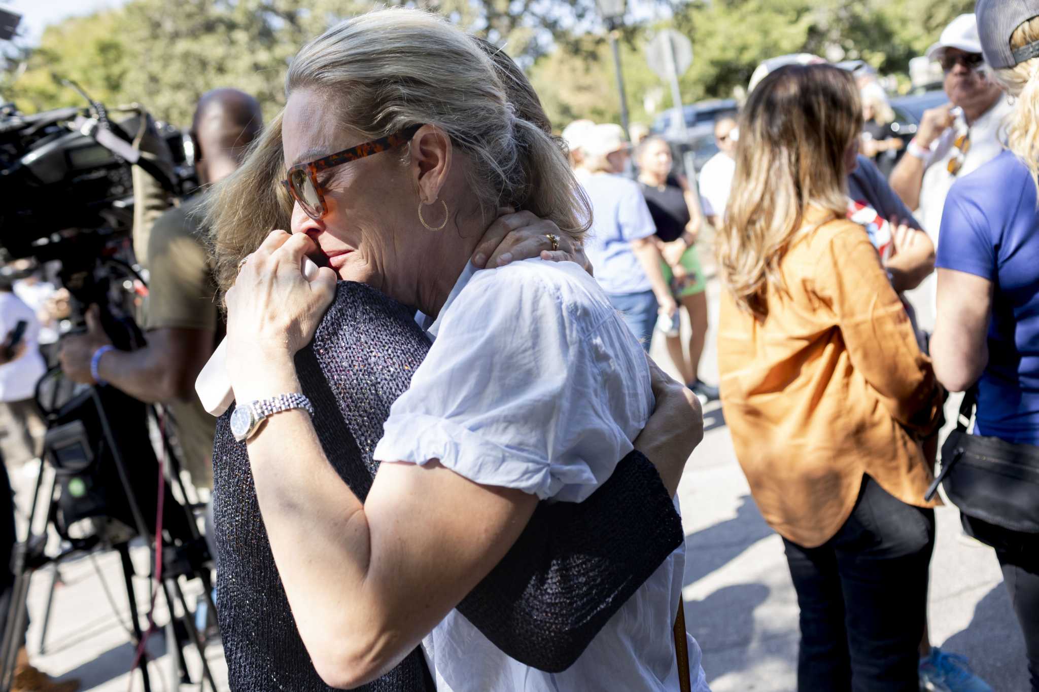 Neighbor heard screams before San Antonio woman went missing