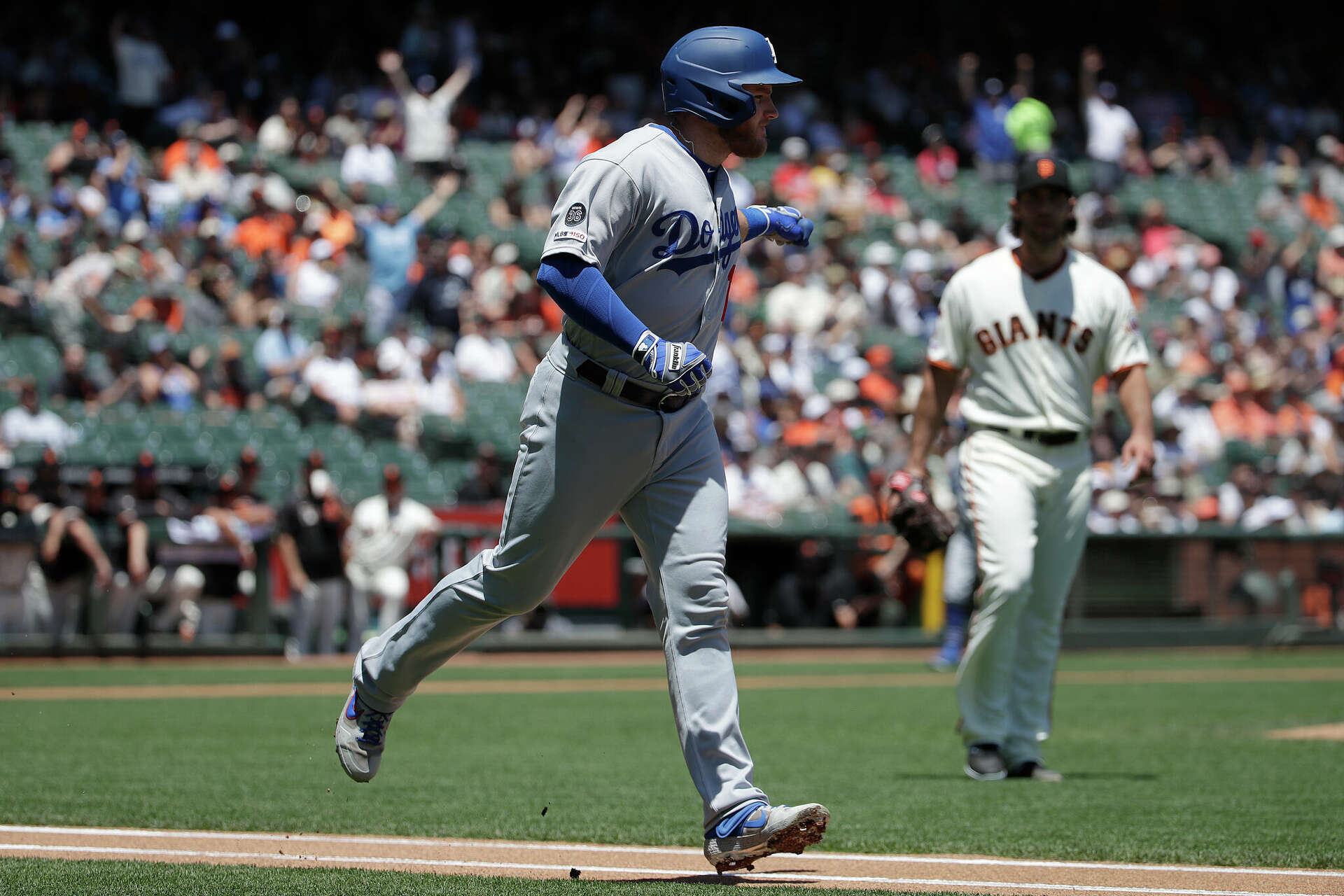 SF Giants fans unload on Dodgers' Max Muncy for bat-flipping comments