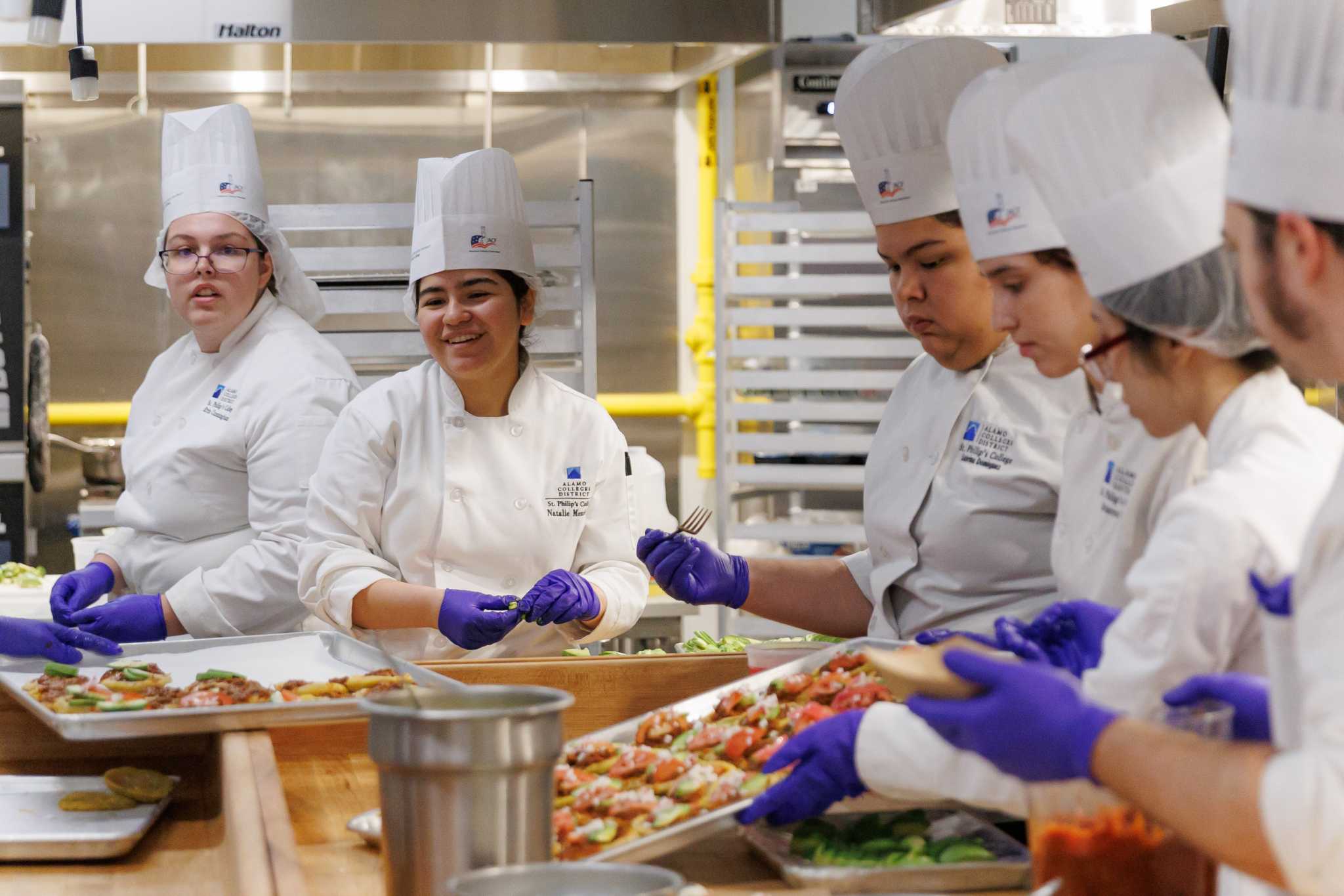 Award-winning chef shares love of real Mexican food with students