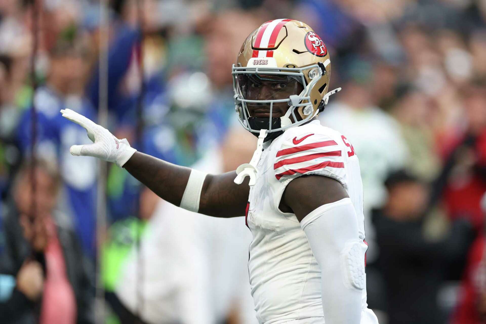 49ers fend off late Seahawks comeback, get 36-24 win with big plays