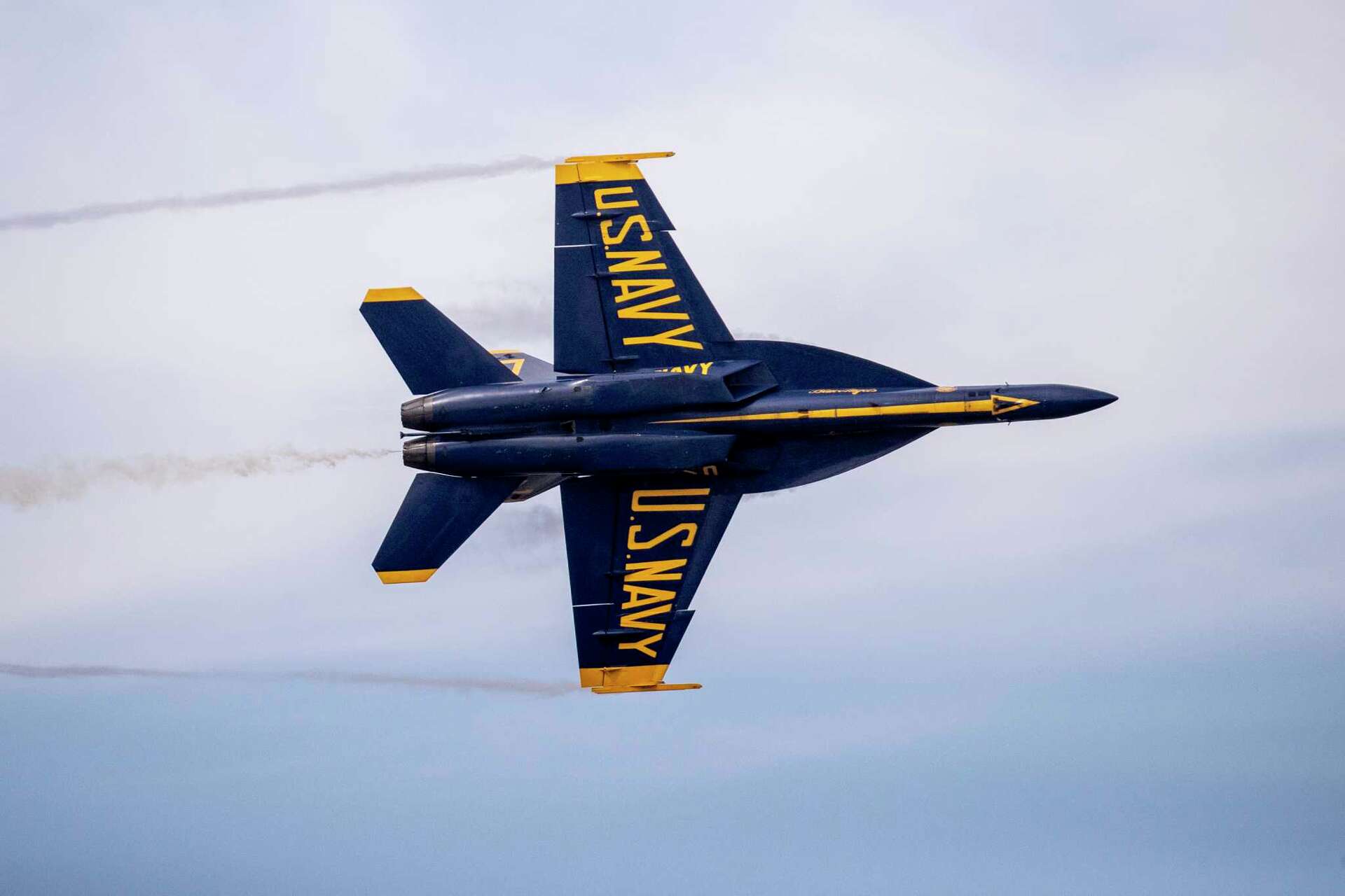 Blue Angels practice over SF in prelude to weekend of noisy thrills