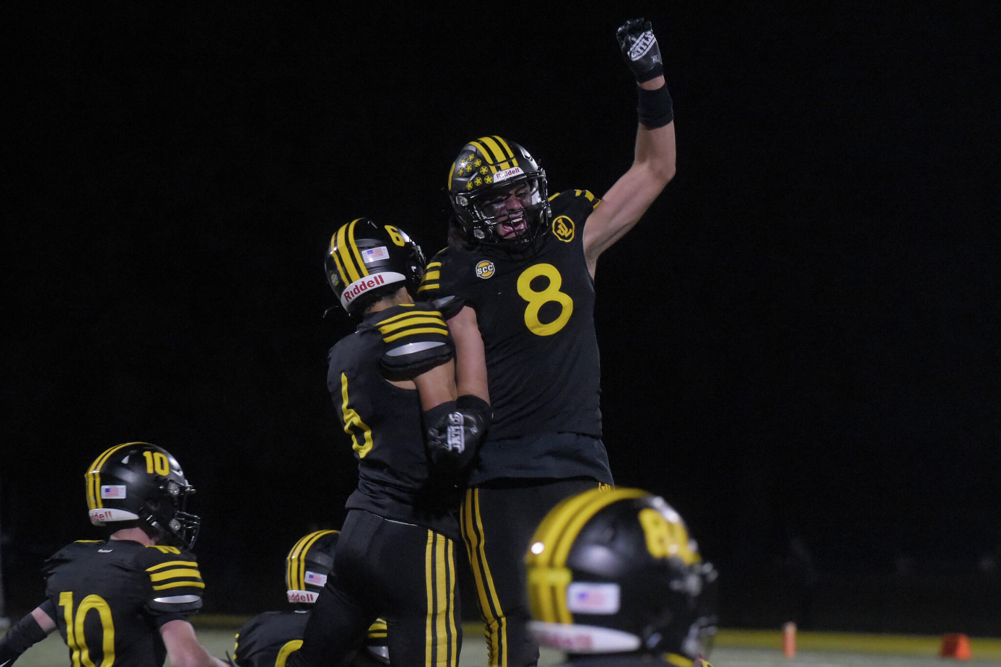 Jonathan Law football edges Amity on late two-point conversion