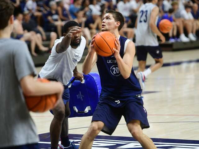 Transfer Aidan Mahaney aims to make big jump in first season at UConn