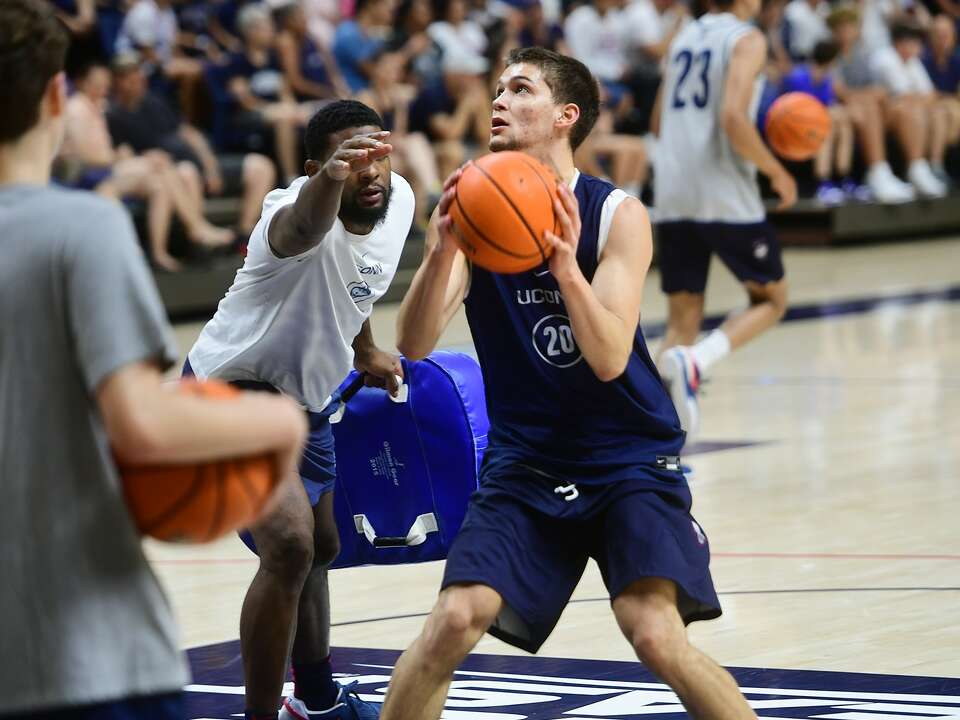 Transfer Aidan Mahaney aims to make big jump in first season at UConn
