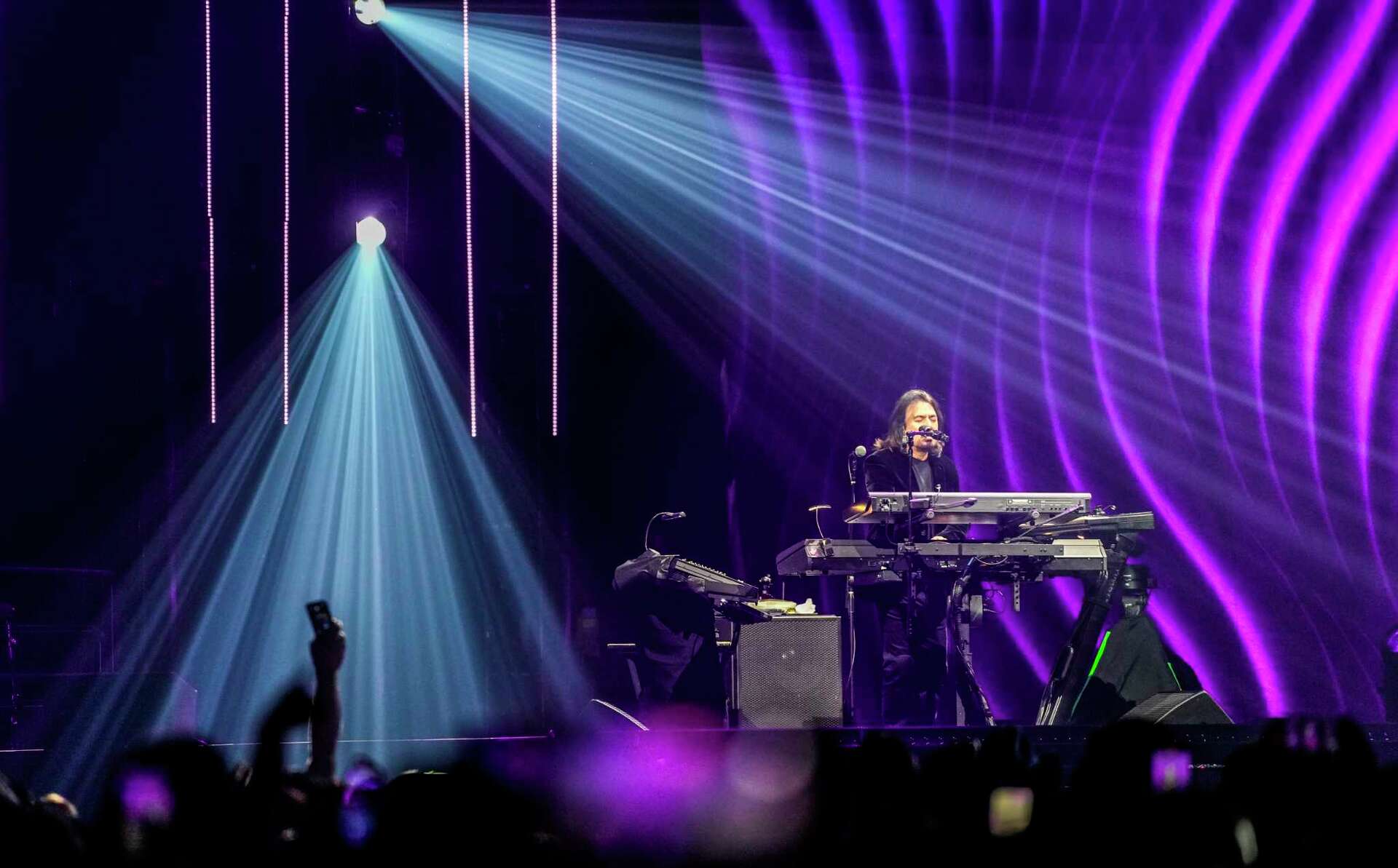 Los Temerarios romance fans at first of 3 farewell shows in Houston