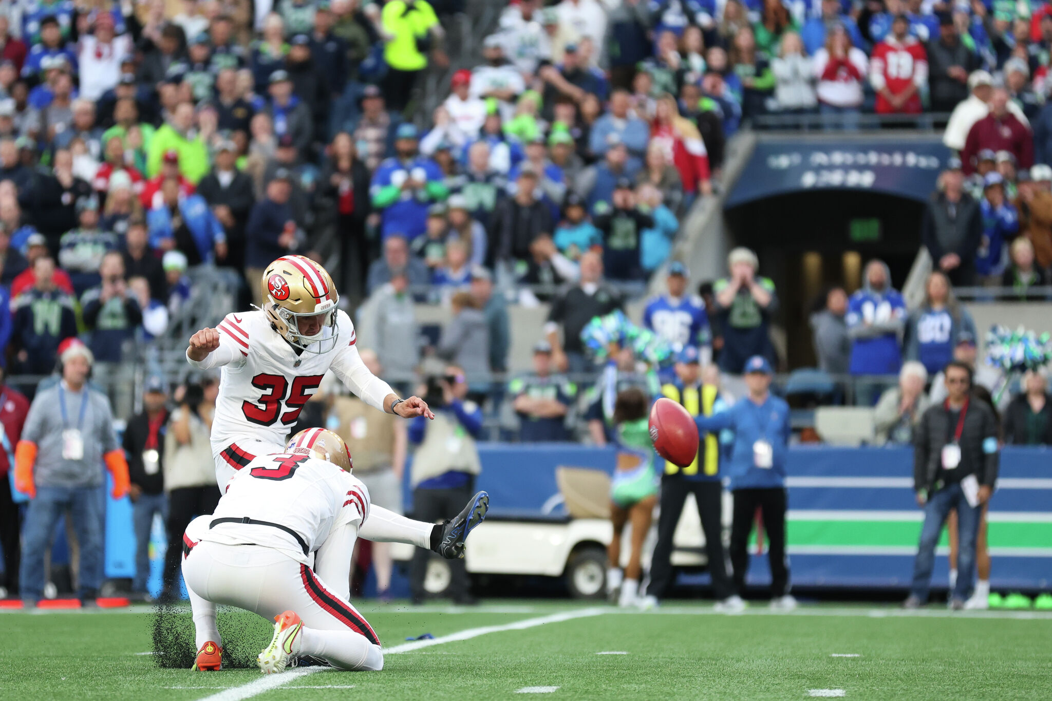 49ers lose a second kicker to injury while making a tackle this week