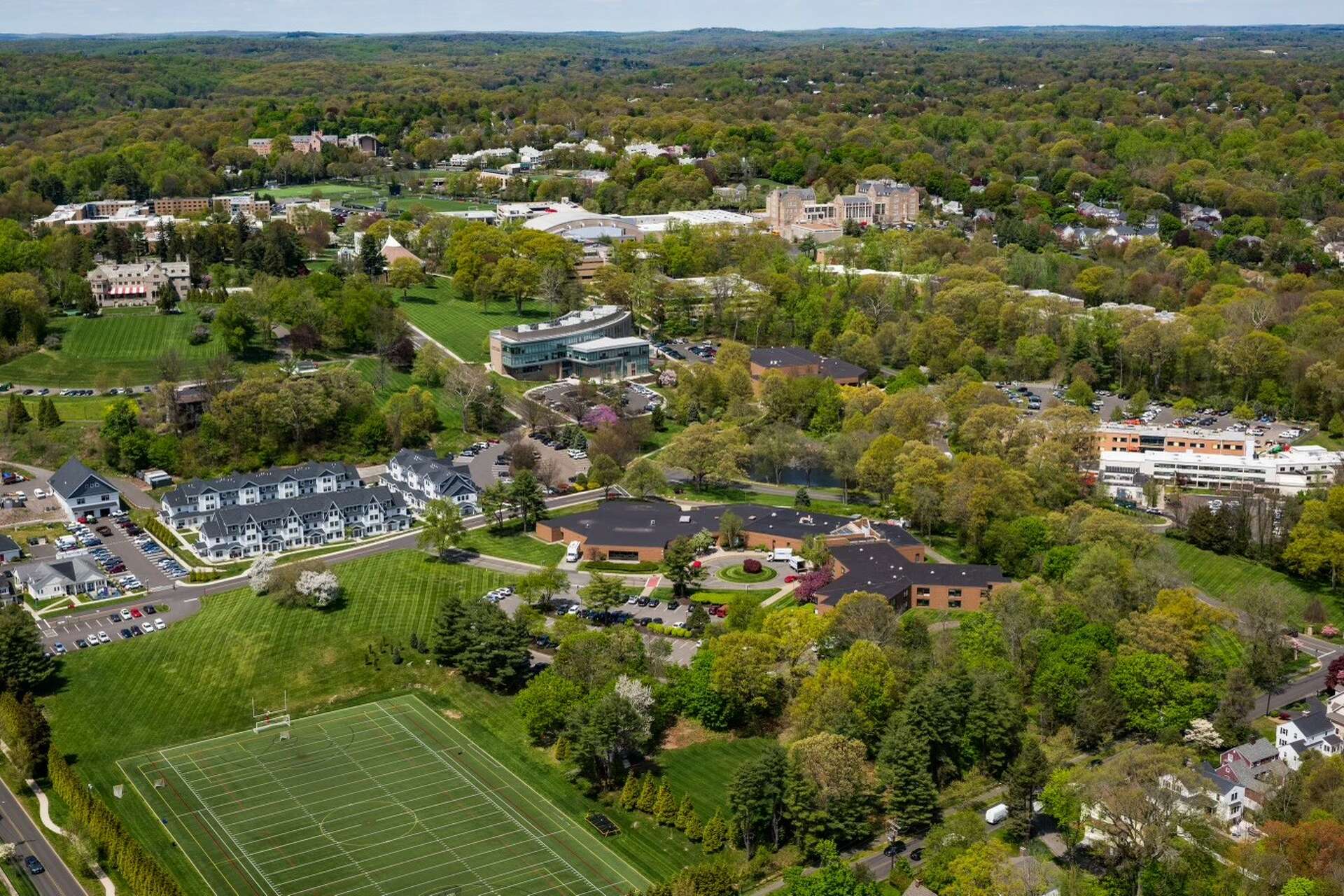 Fairfield U. can place sophomore dorms in old conference center hotel