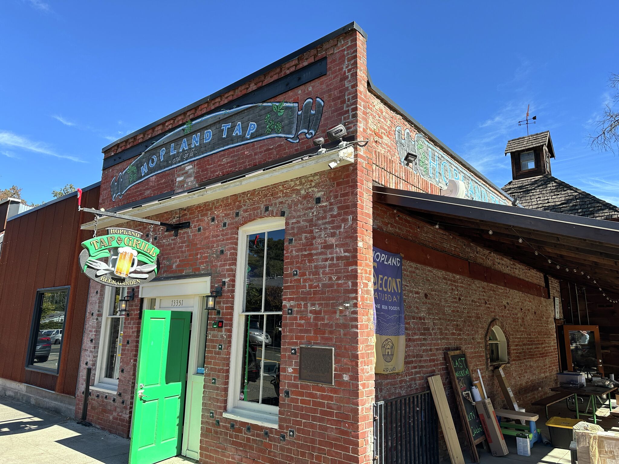 ‘We’re done’: Highway 101 bar with historic beer legacy closes