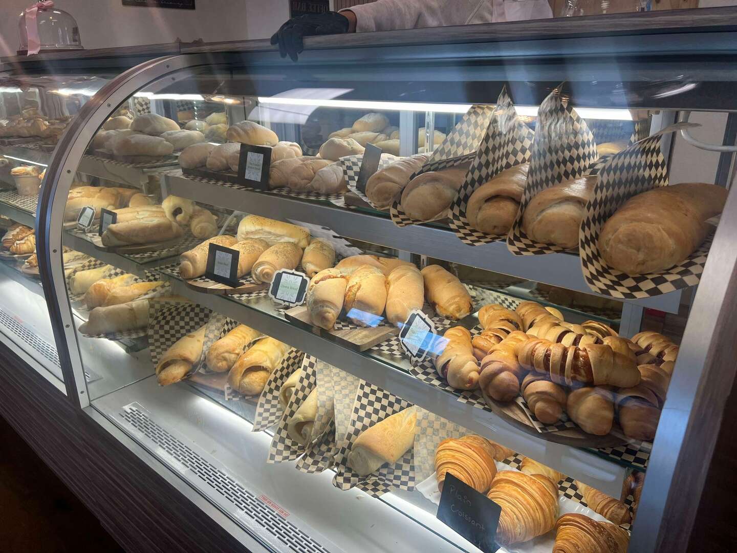 Crisp Crust Bakery opens in Midland with French, Venezuelan pastries