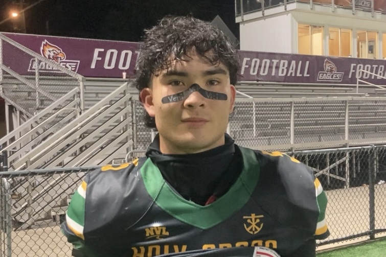 James LaFleur scored both Holy Cross touchdowns in 14-6 win over WCA