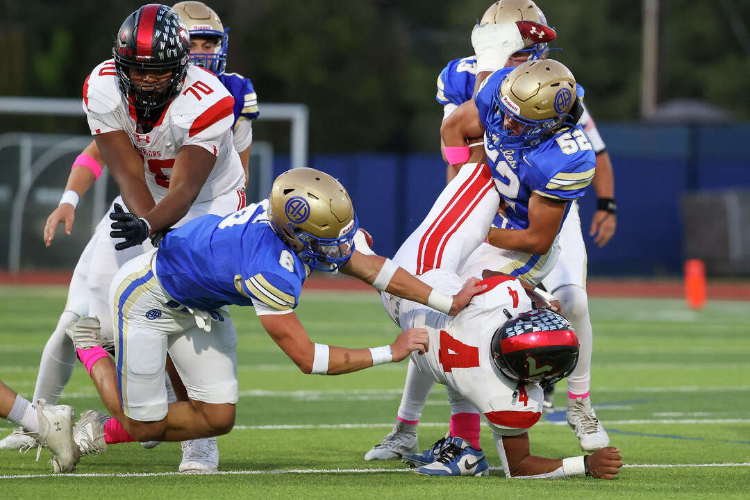Terry III, Garza keep Alamo Heights undefeated with win over Victoria