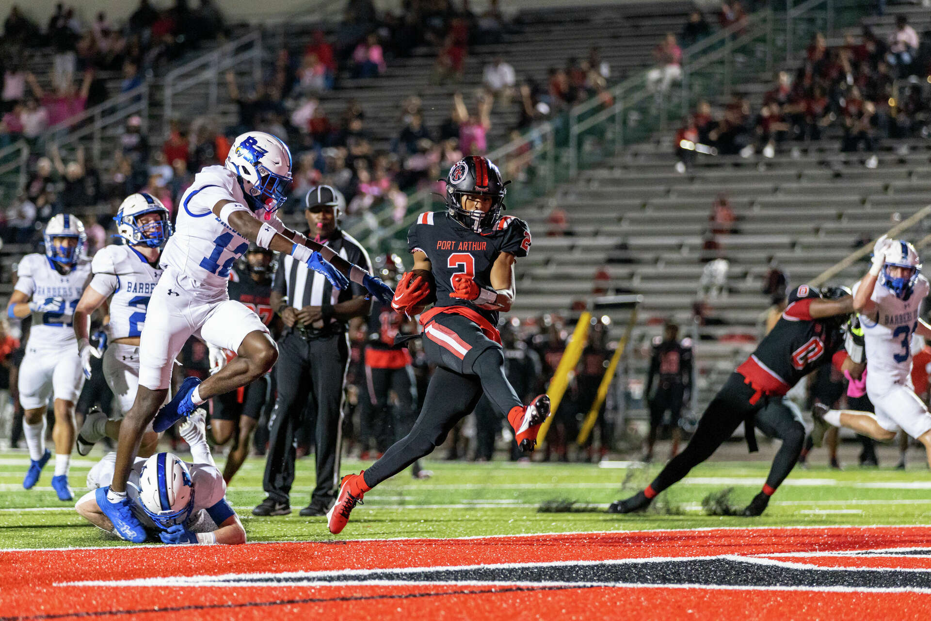 Port Arthur Memorial football beats Barbers Hill for district win