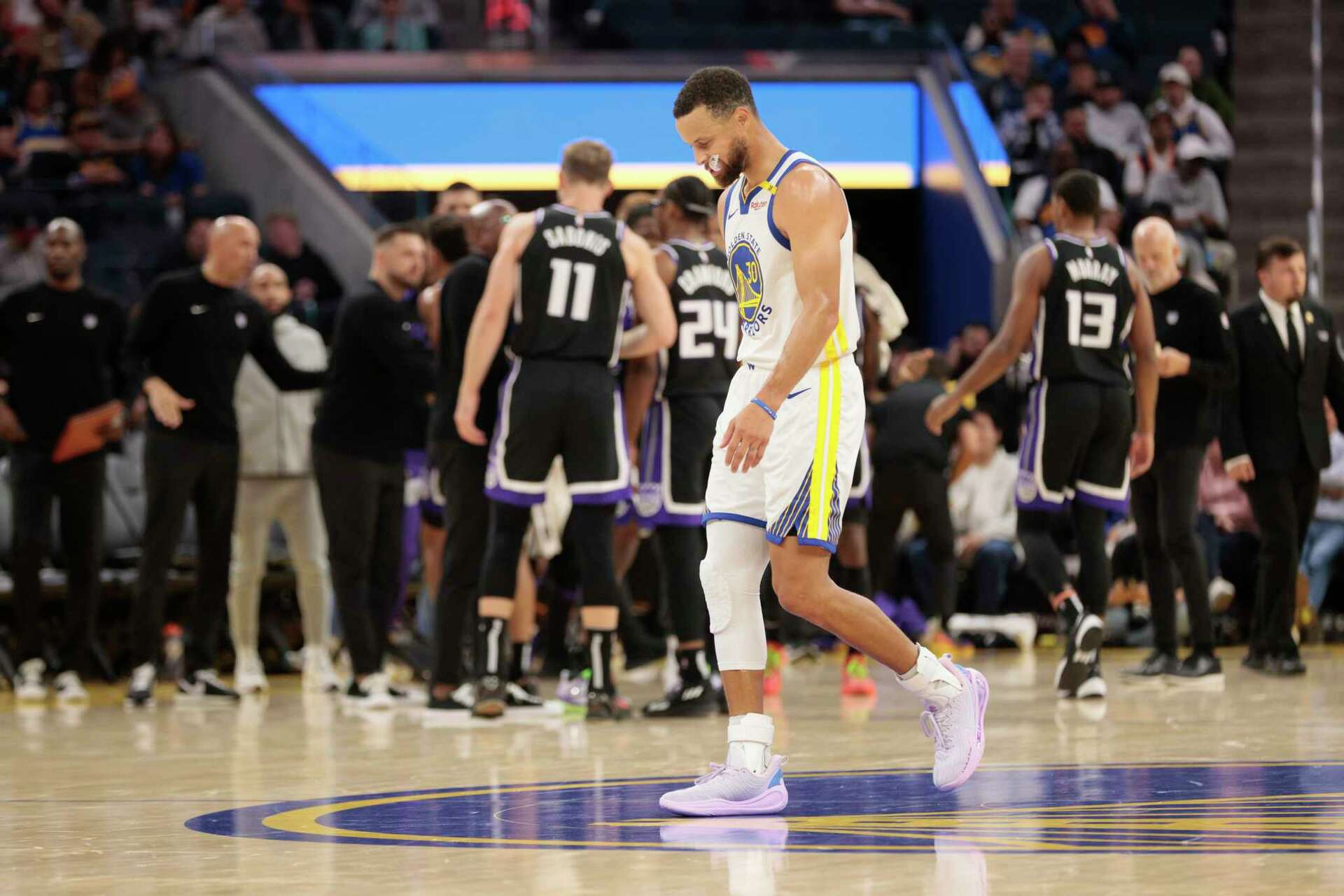 Steph Curry misses preseason finale; Warriors’ starters undetermined