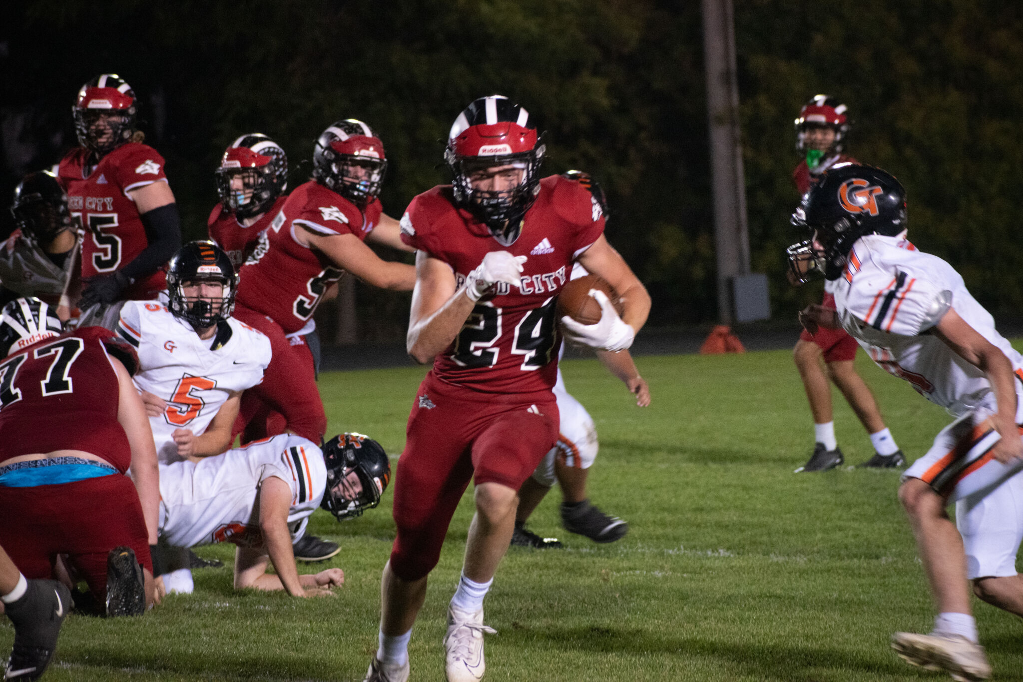 Reed City football runs past Grant, coast to homecoming win