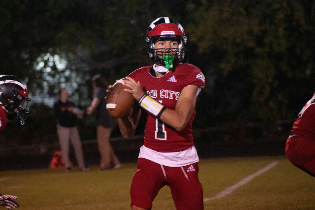 Reed City football runs past Grant, coast to homecoming win