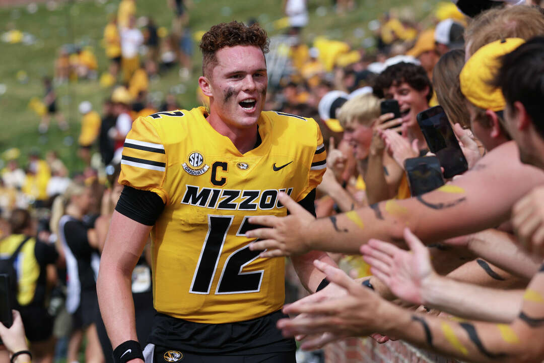 Update: Mizzou QB Brady Cook leaves with injury vs. Auburn football