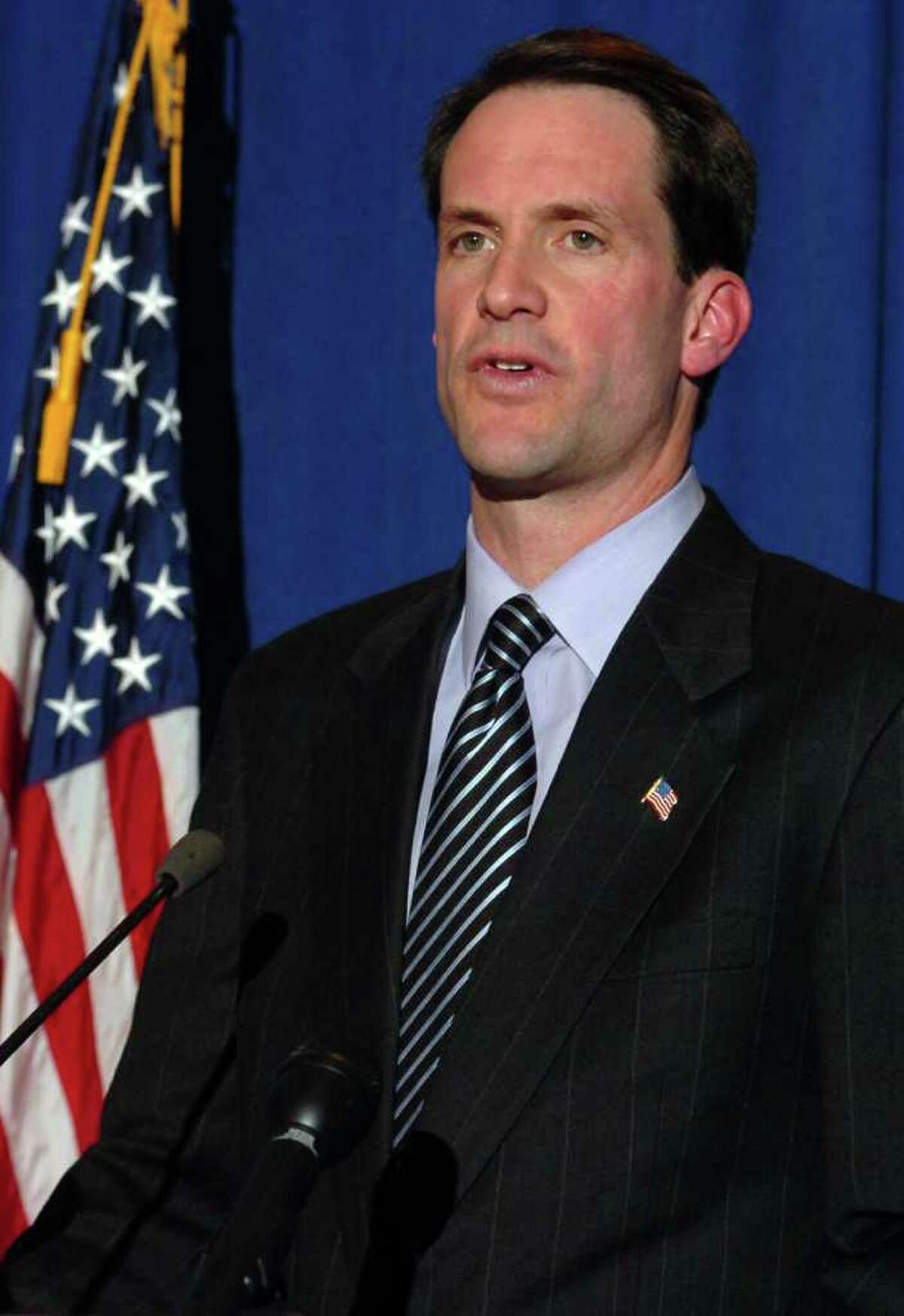 Himes hangs onto seat