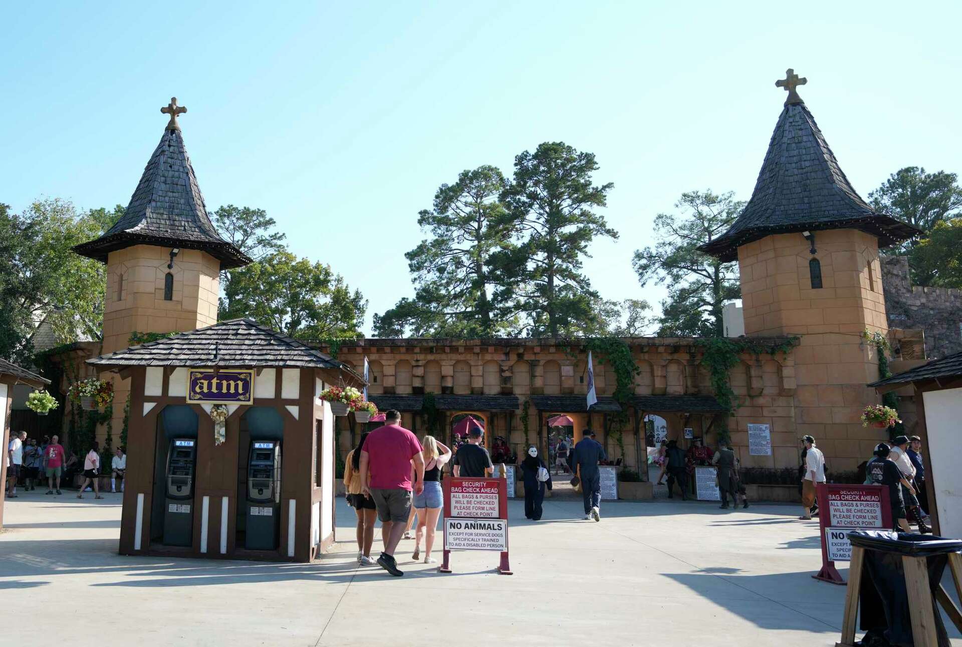 Texas Renaissance Festival must be sold, judge rules